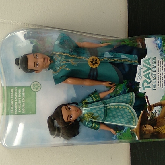 Disney | Toys | Nib Exclusive Disney Chief Benja Figure With Young Raya ...